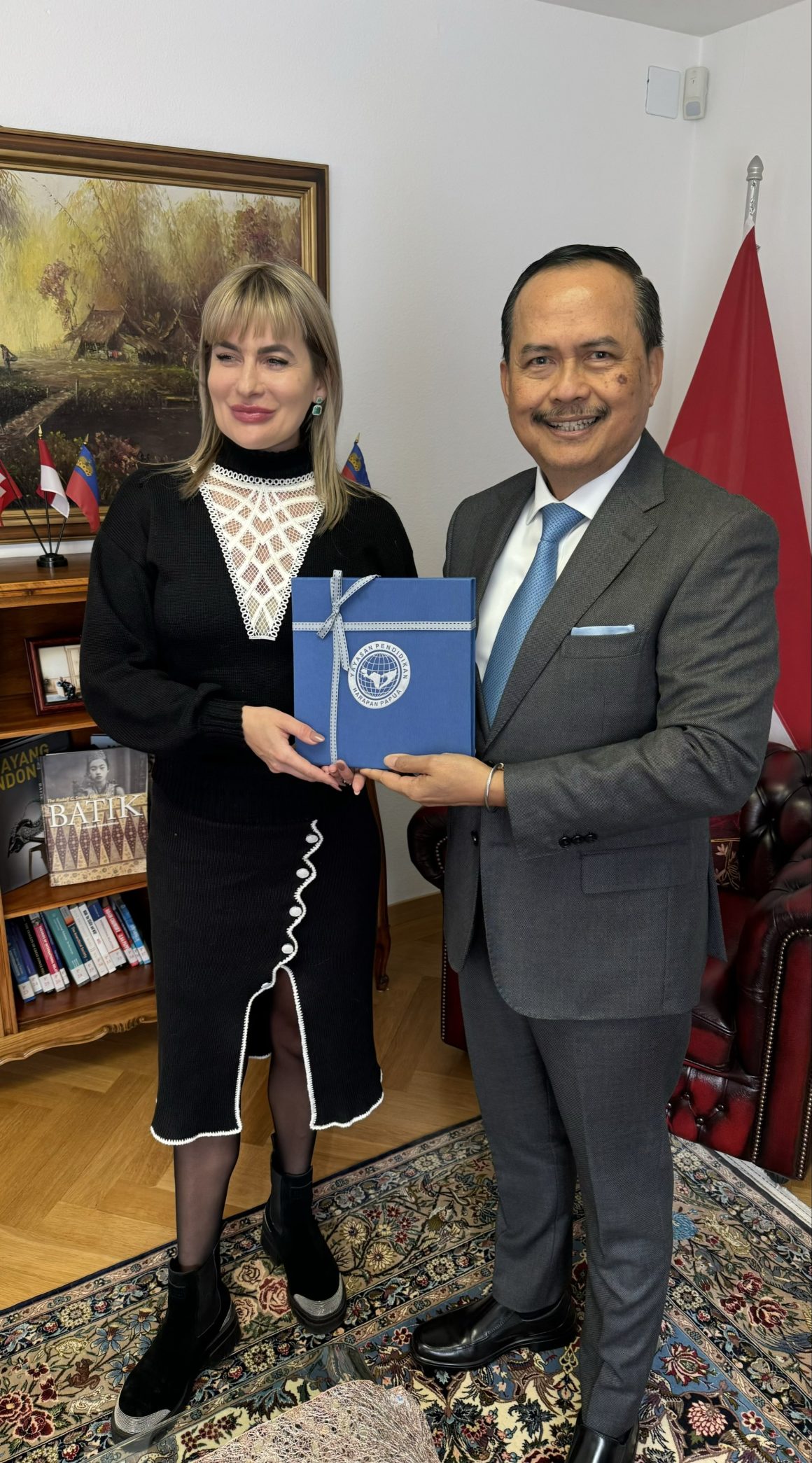 Anna Stukkert meets Ambassador H.E. Ngurah Swajaya of the Republic of ...