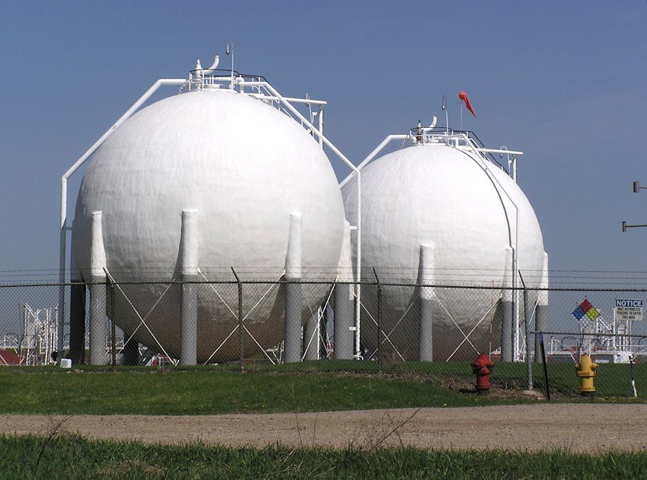 US Natural Gas Retreats From Peak as China Demand Fuels Silver’s Ascent ...